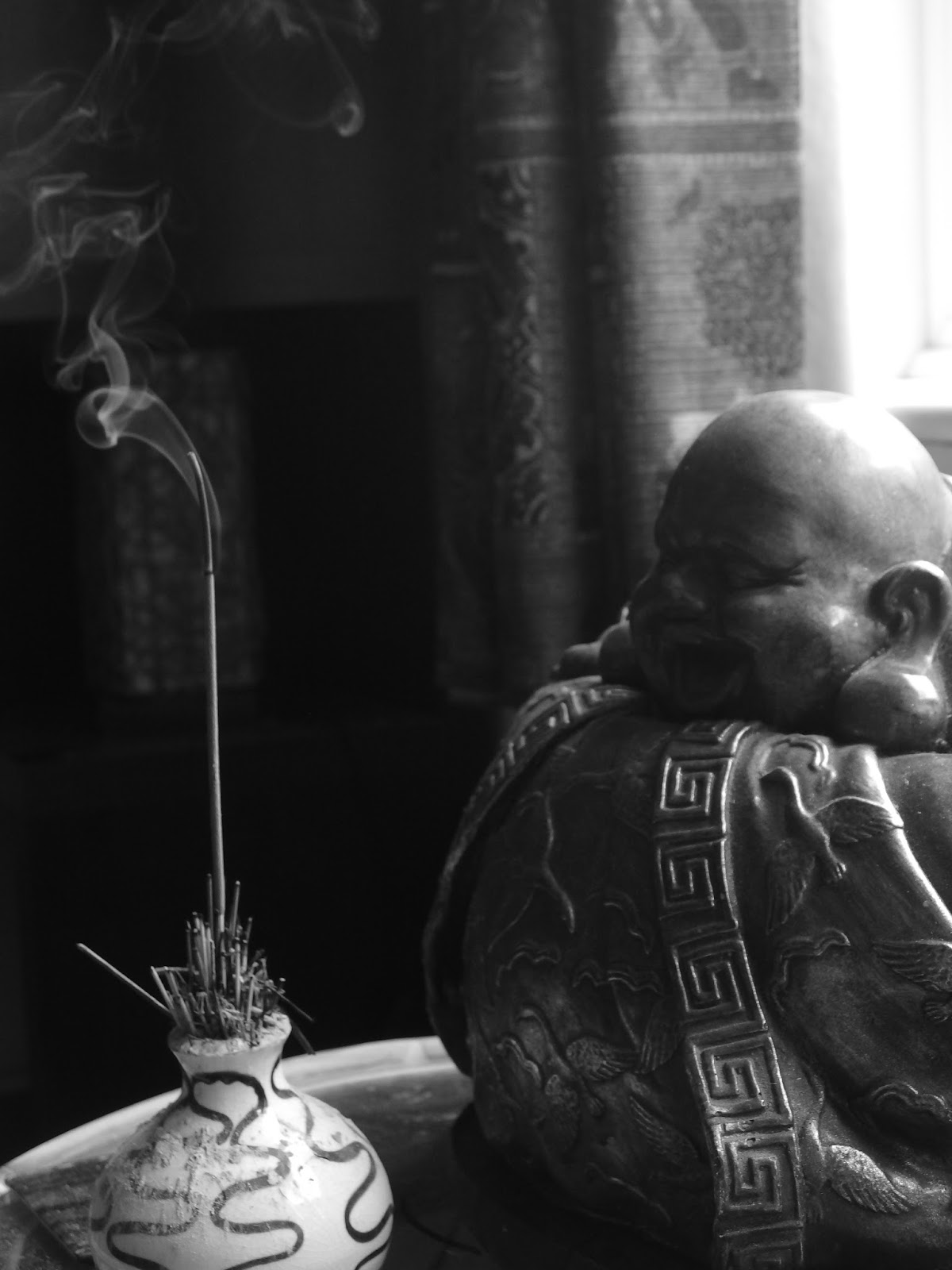 bernard hemensley's STINGY ARTIST BLOG: 8 NEW SMOKE SIGNATURES