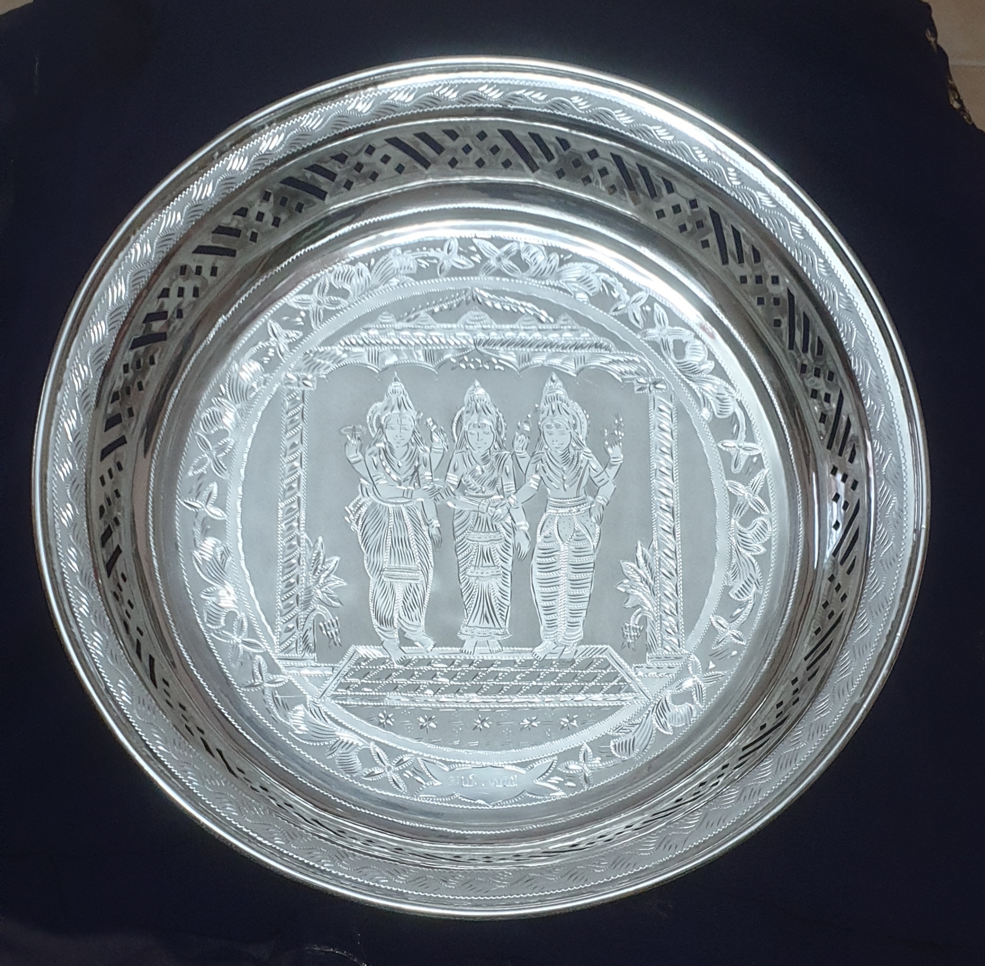 Subbu Silversmith: Kaappu Kattum Maravai (Model 2)