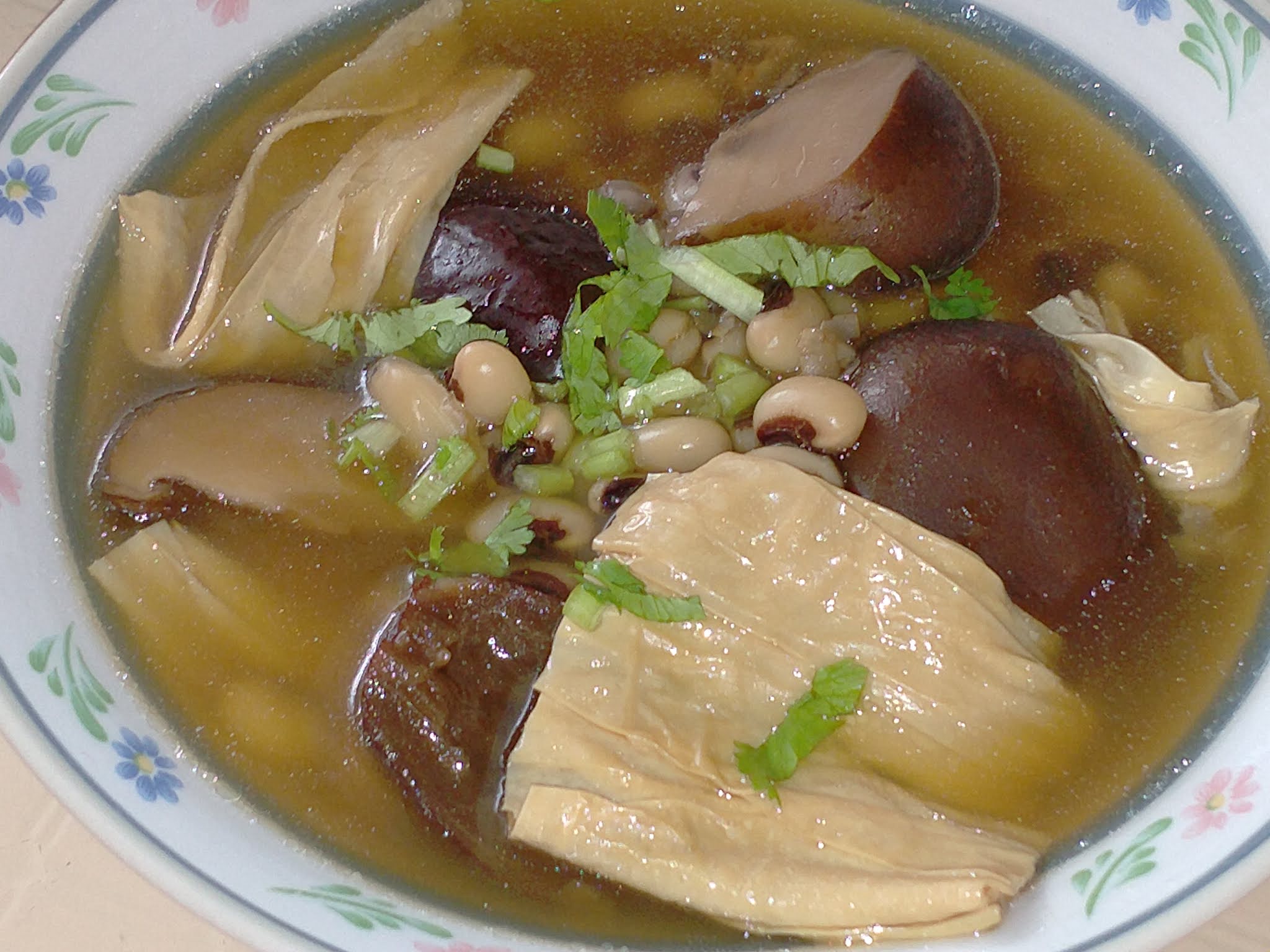 Cooking Pleasure: BLACK EYED PEAS WITH FUCHOK SOUP