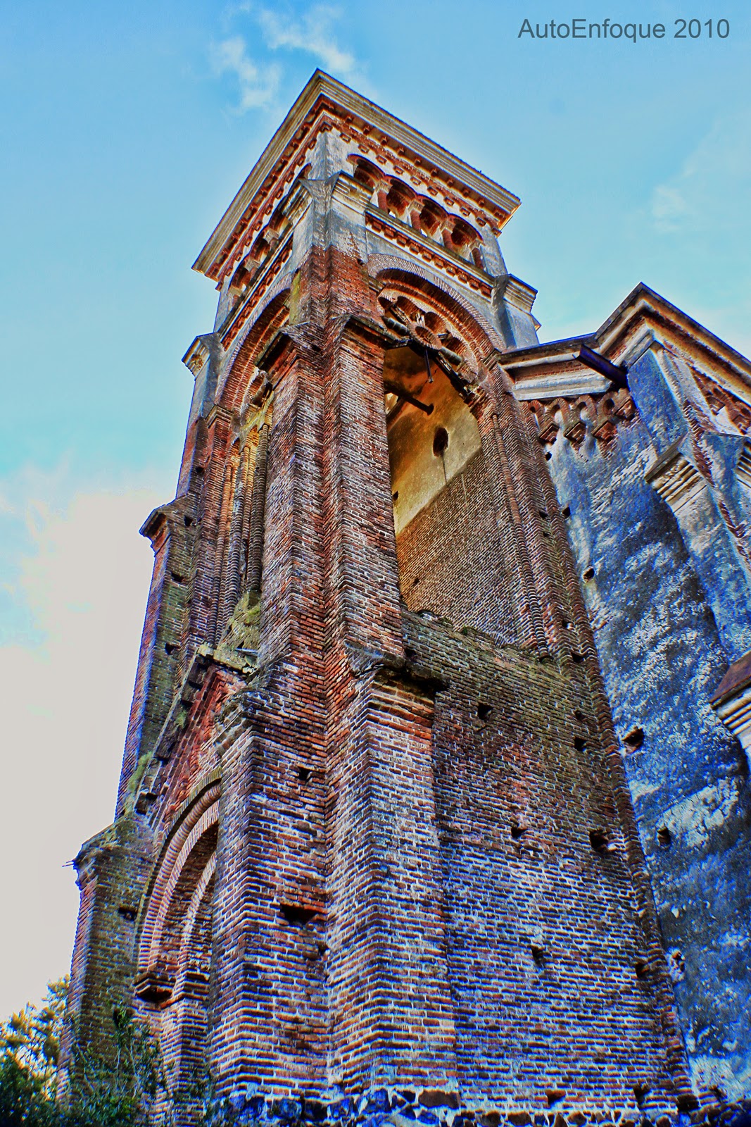 La antigua iglesia de Piria - Auto Enfoque