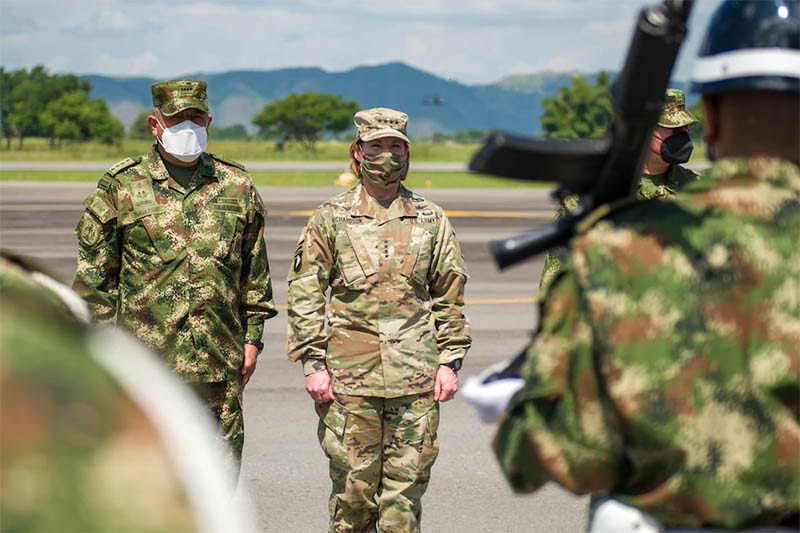La nueva jefa del Comando Sur de EEUU visitó Colombia para hablar de ...