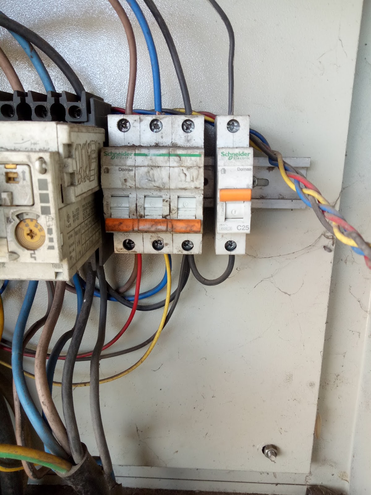 Arti Huruf dari R S T G Dan N pada sistem kelistrikan 3 phase ...