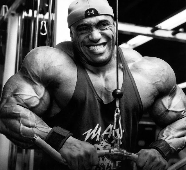 Muscle Lover: American IFBB Pro bodybuilder Dennis James "The Menace"