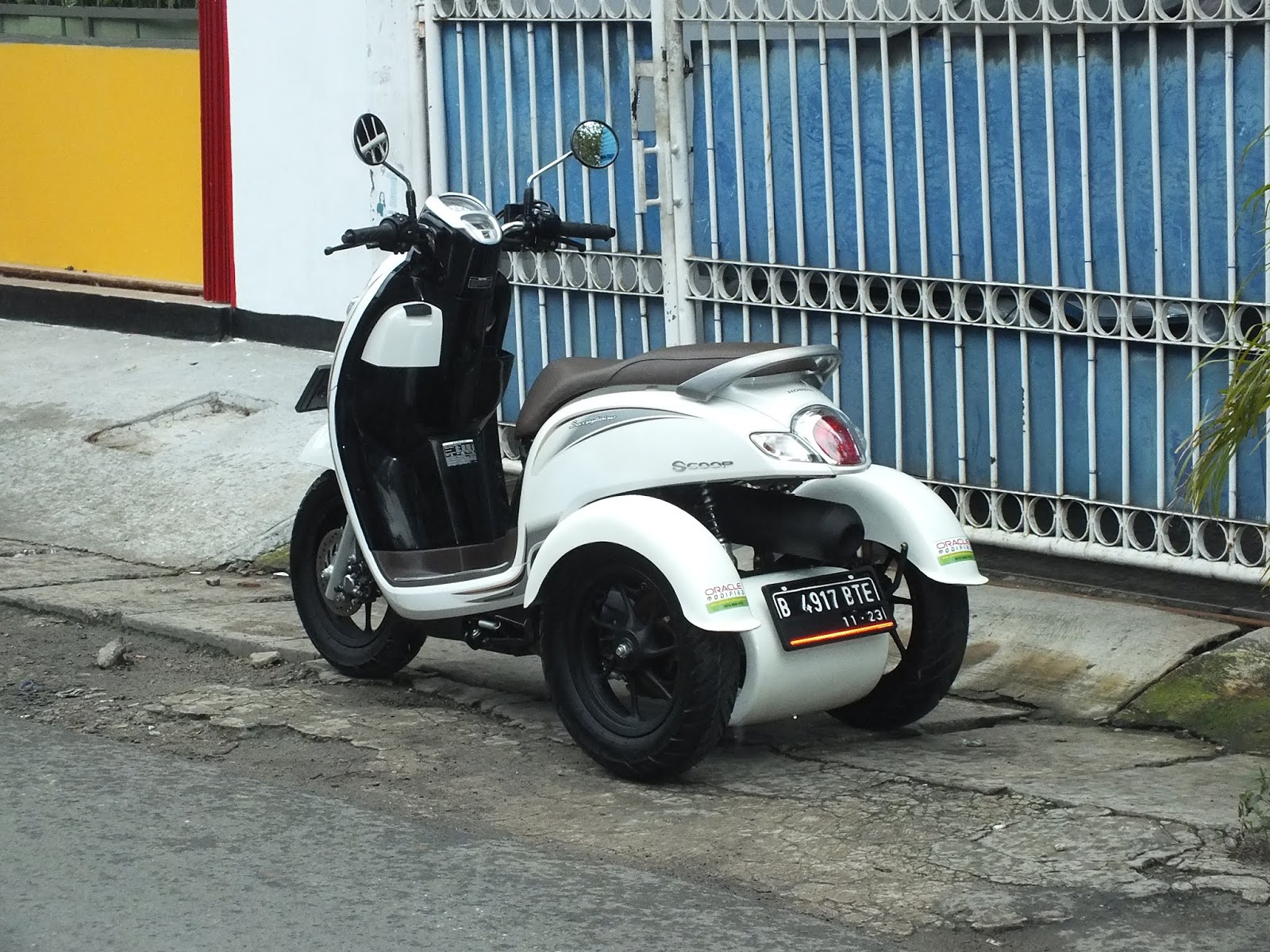 Oracle Modification Concept: HONDA SCOOPY 2018 Modifikasi RODA TIGA ...