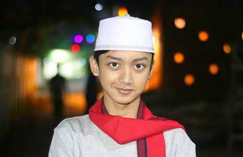 Profil dan Biodata Gus Azmi Terbaru | Biografi, Foto, Kumpulan Lagu