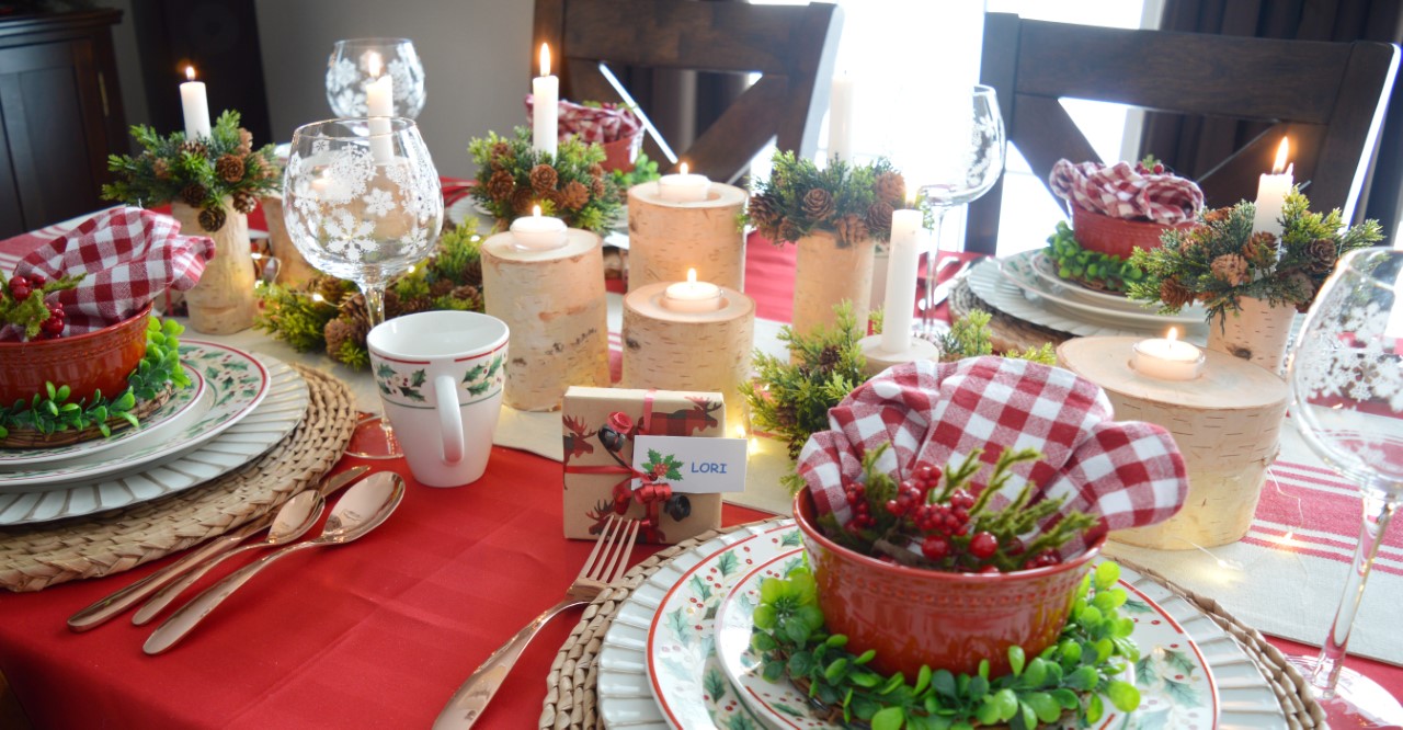 Dining Delight: Cozy Country Christmas Tablescape