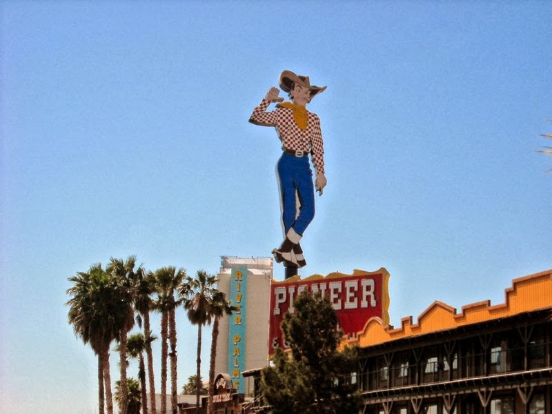 Laughlin Buzz: Pioneer Casino: Light up River Rick!