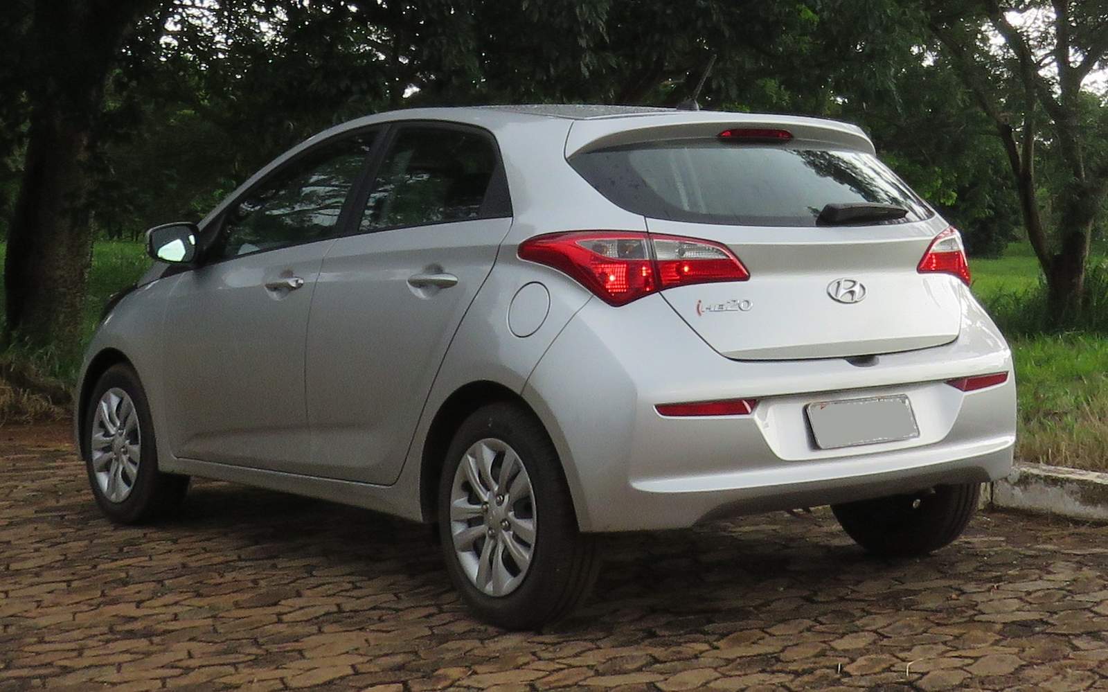 Novo Hyundai HB20 2016 1.0 Comfort Plus: avaliação crítica