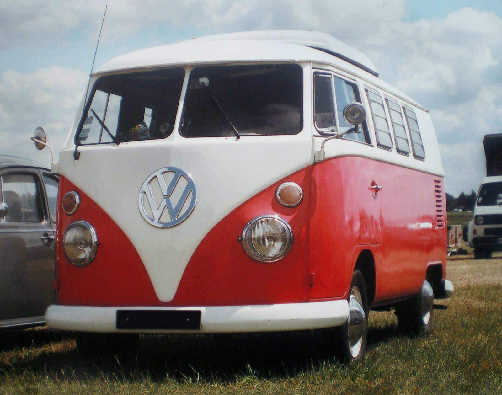 Volkswagen Combi split rouge blanc | Car Wallpapers