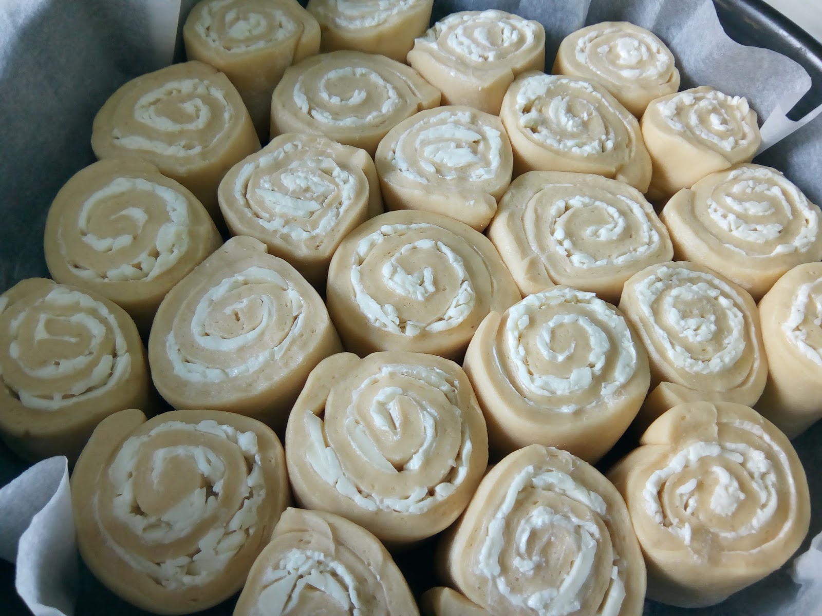 Hellena ...din bucataria mea...: Placinta bulgareasca cu cas de oaie