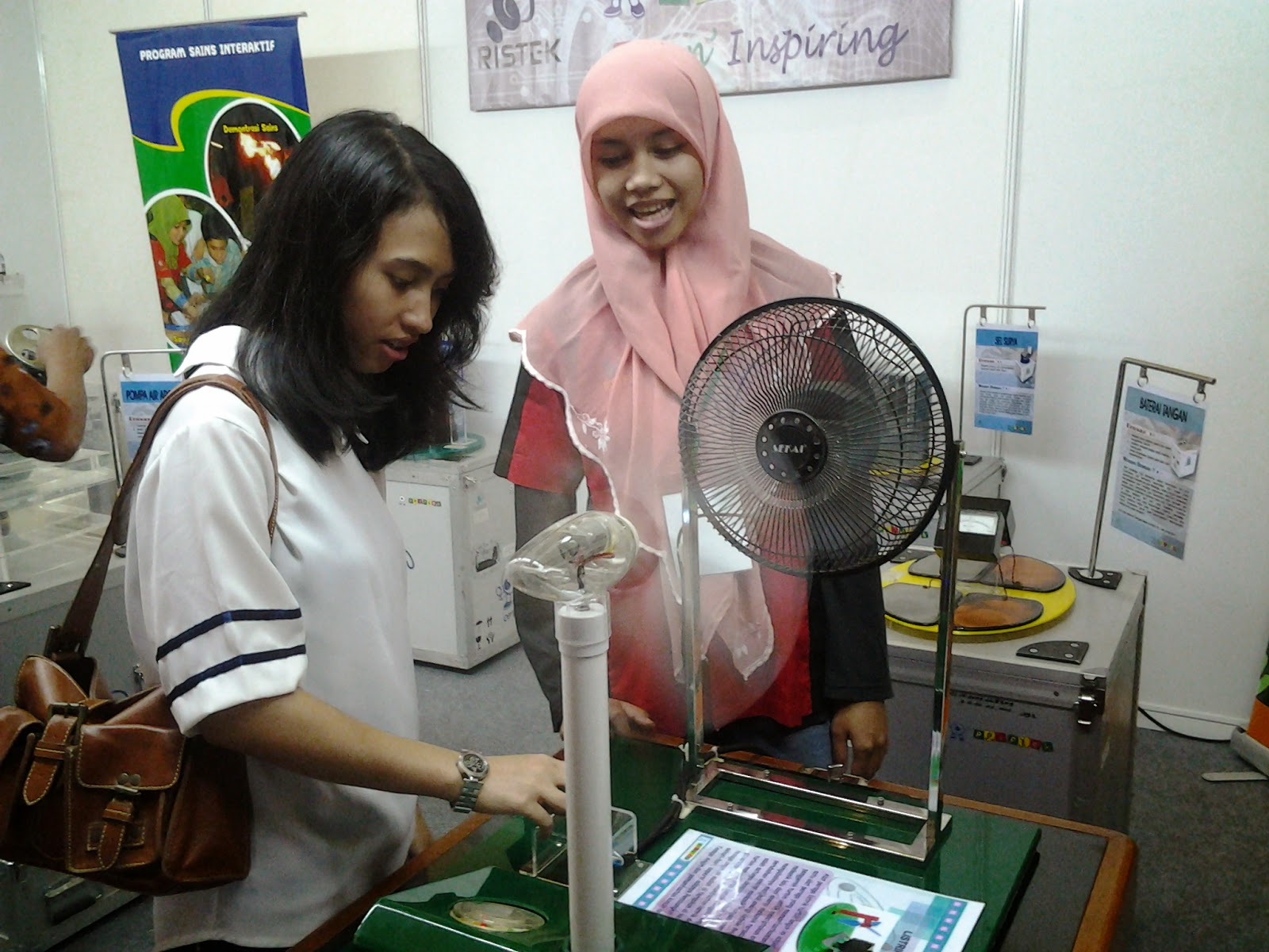 PP-IPTEK Menghadirkan Alat Peraga Bertema Sustainable Energy dalam ...