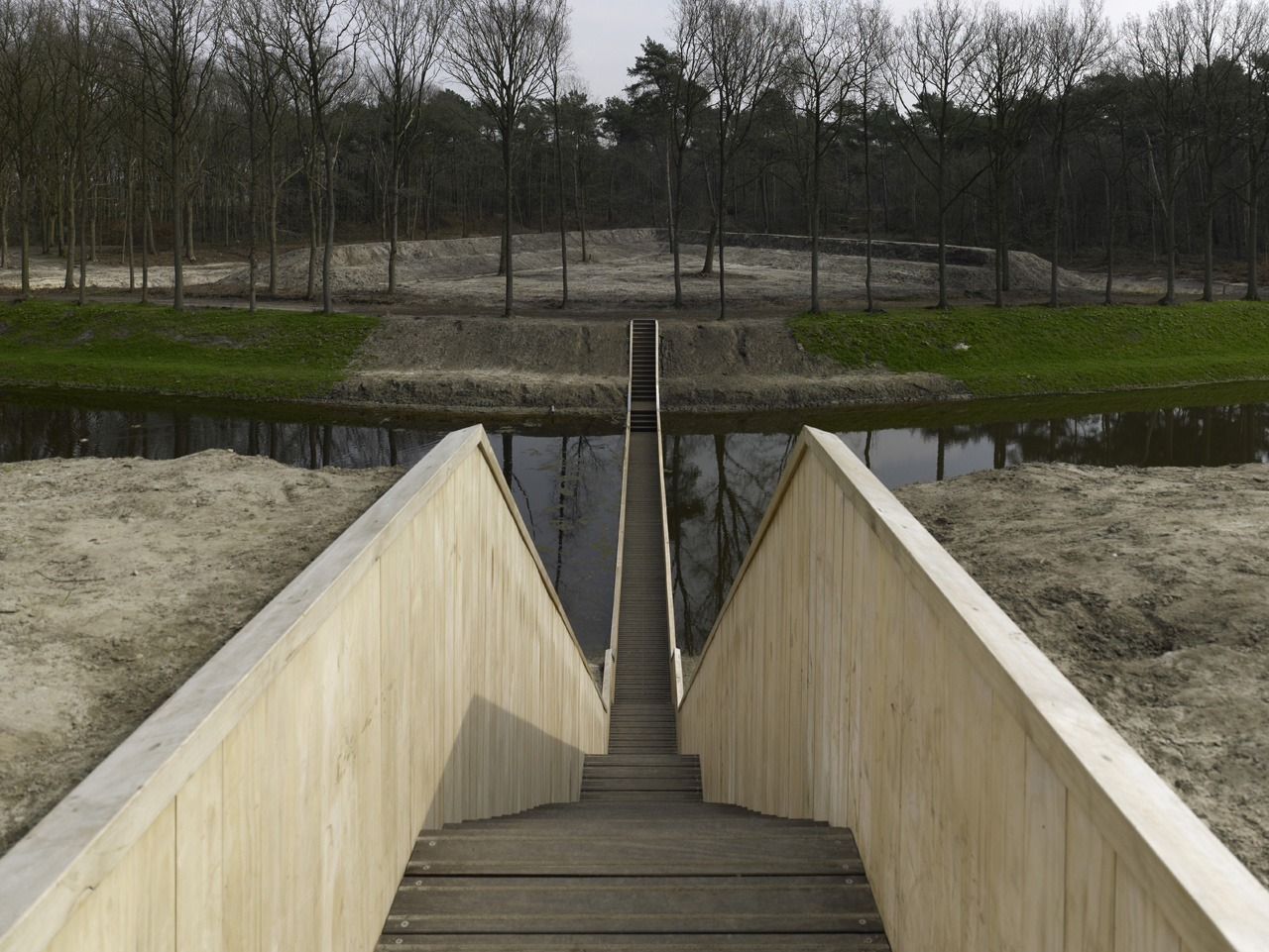 Contemporary European Architecture: How the Sunken Bridge Works