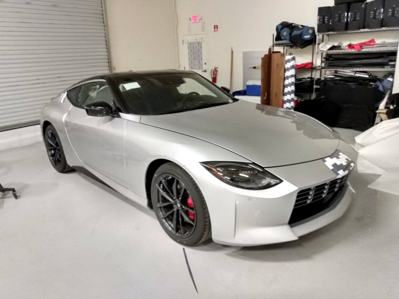 Surgem novas imagens do Nissan 400Z, que deve fazer sua estreia em breve