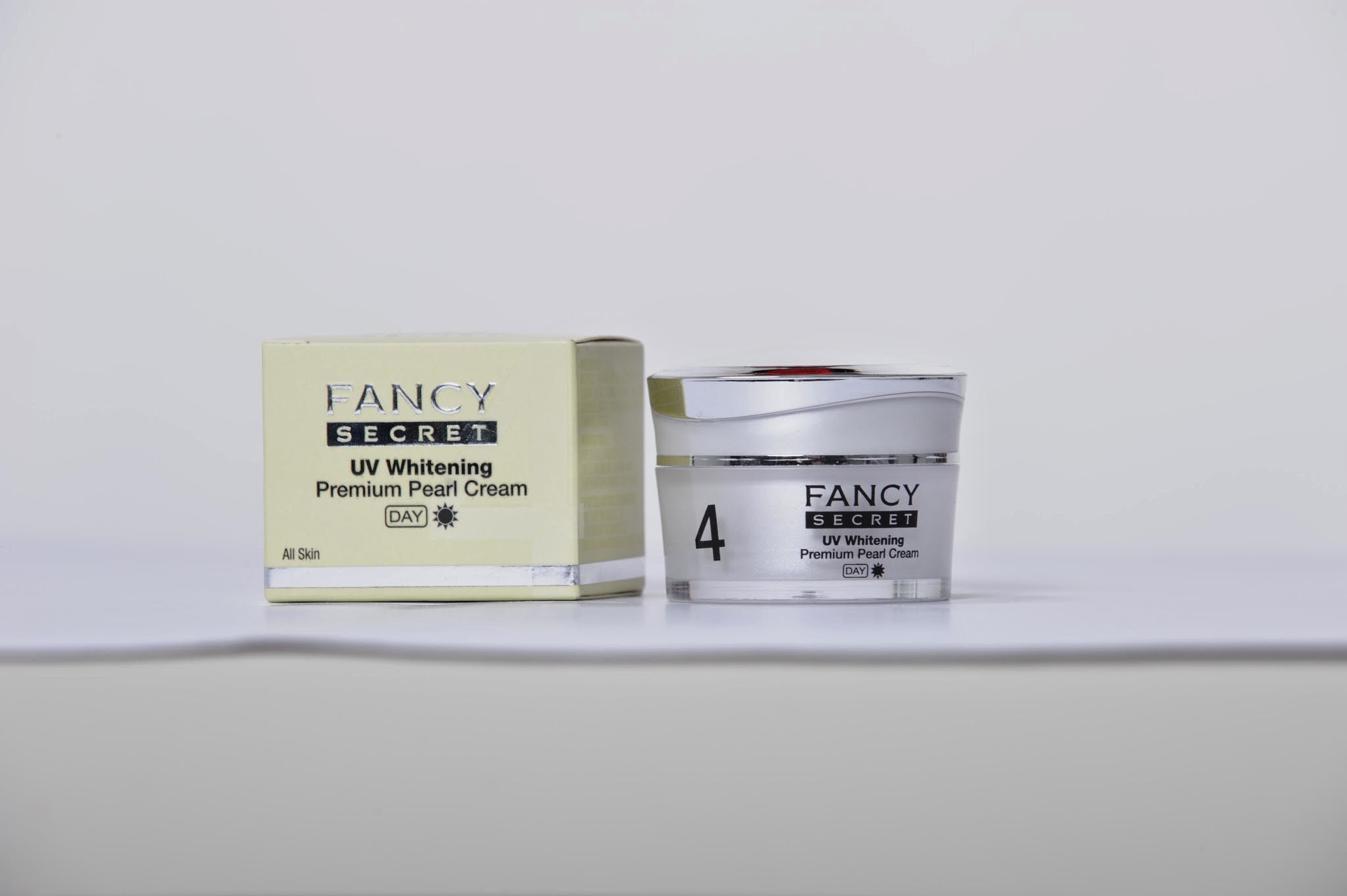 premium safe whitening skincare: Fancy Secret Day Whitening Cream