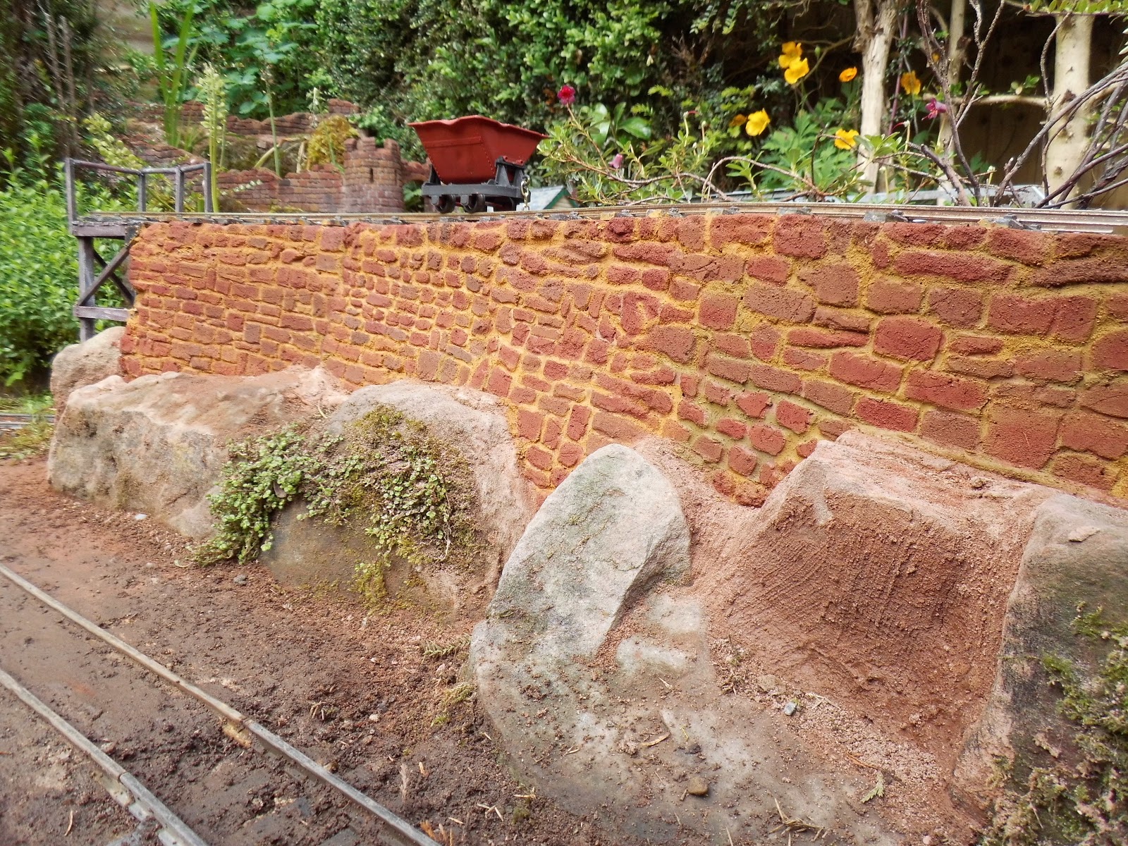 Peckforton Light Railway: How I constructed a stone embankment from ...