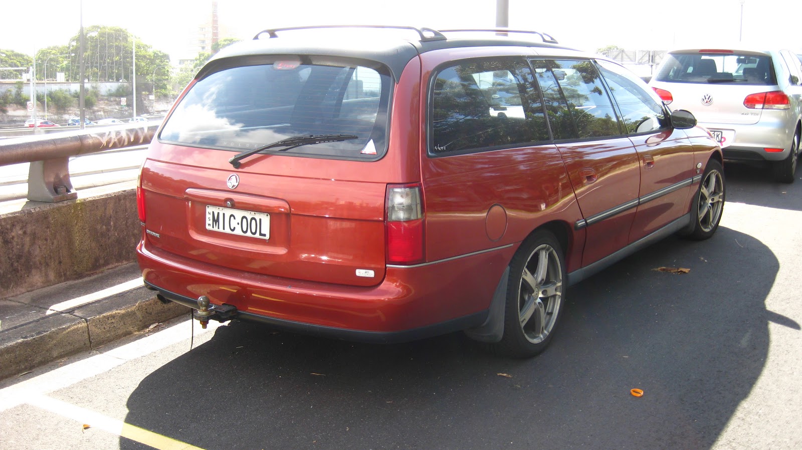 Aussie Old Parked Cars: 1999 Holden VT Commodore Olympic Edition Wagon
