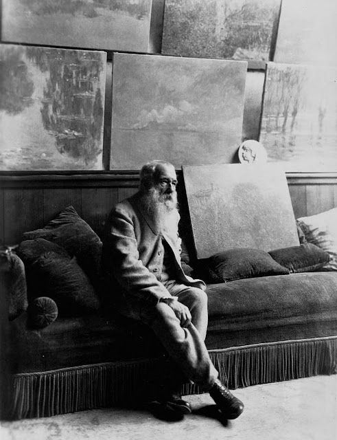 22 Amazing Photographs of Claude Monet in His Studio and His Garden at ...