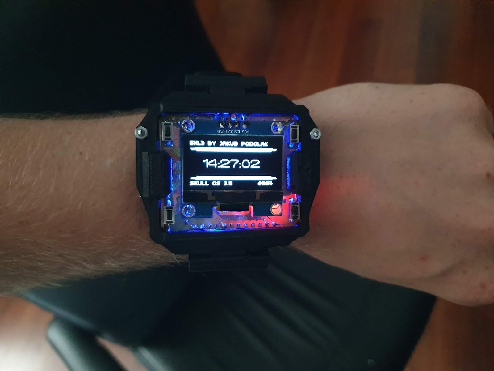 SKL3 - Cyberpunk Arduino Smartwatch with 1.3 inch OLED Display