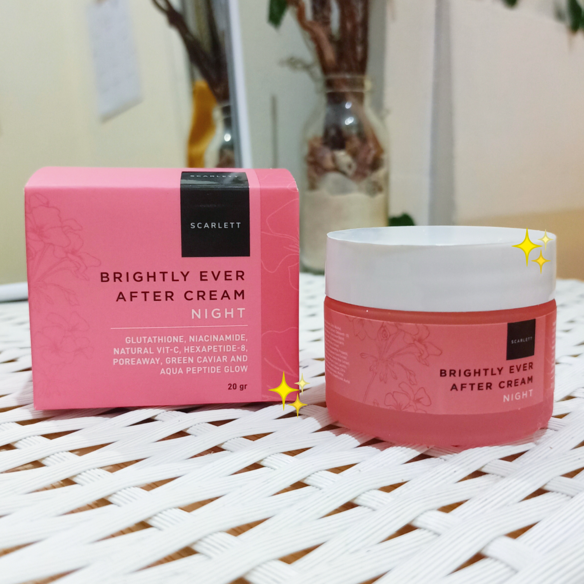 Review Cream Wajah Scarlett Whitening (Day & Night Cream) - Fun Beauty ...
