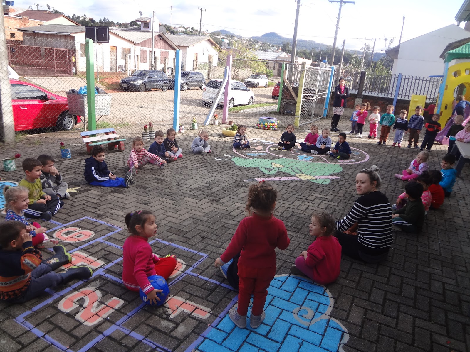 EMEI Sempre Viva: Semana do Brincar! Brincadeira do Ovo-Choco na turma ...