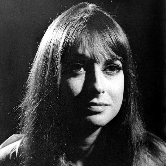 Astros em Revista: BIBI VOGEL A AMIGA DO PEITO