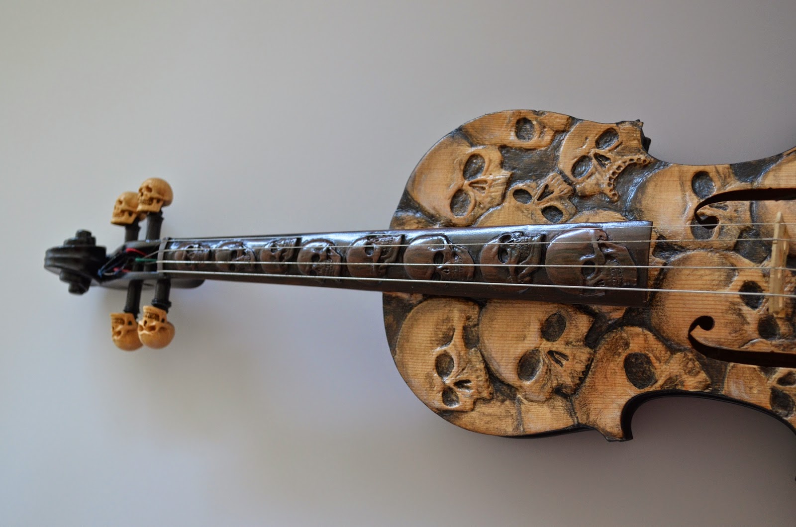 Skull Violin