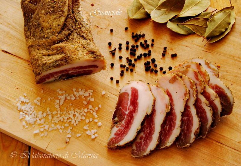 IL LABORATORIO DI MARINA: ΦΤΙΑΧΝΩ ΣΠΙΤΙΚΟ GUANCIALE // IL GUANCIALE ...