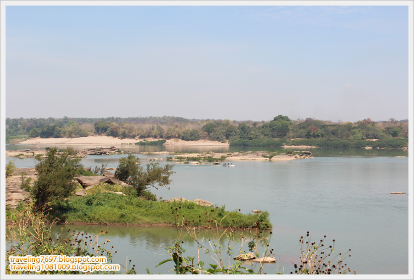 Travel around the world.: Two Color river ,Ubon Ratchathani ,Thailand.