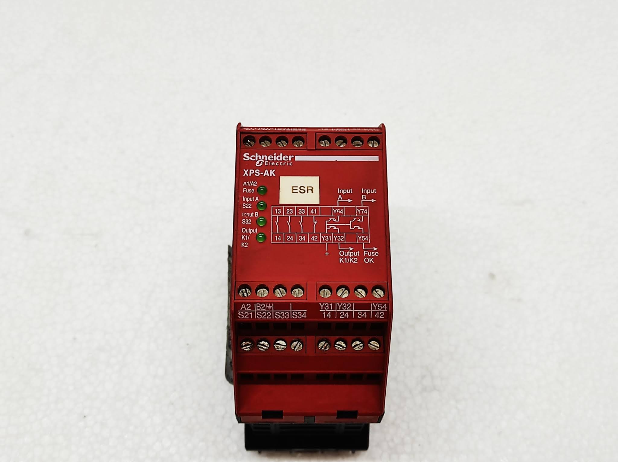 SCHNEIDER ELECTRIC XPS-AK SAFETY RELAY XPSAK361144 110VAC/24VDC