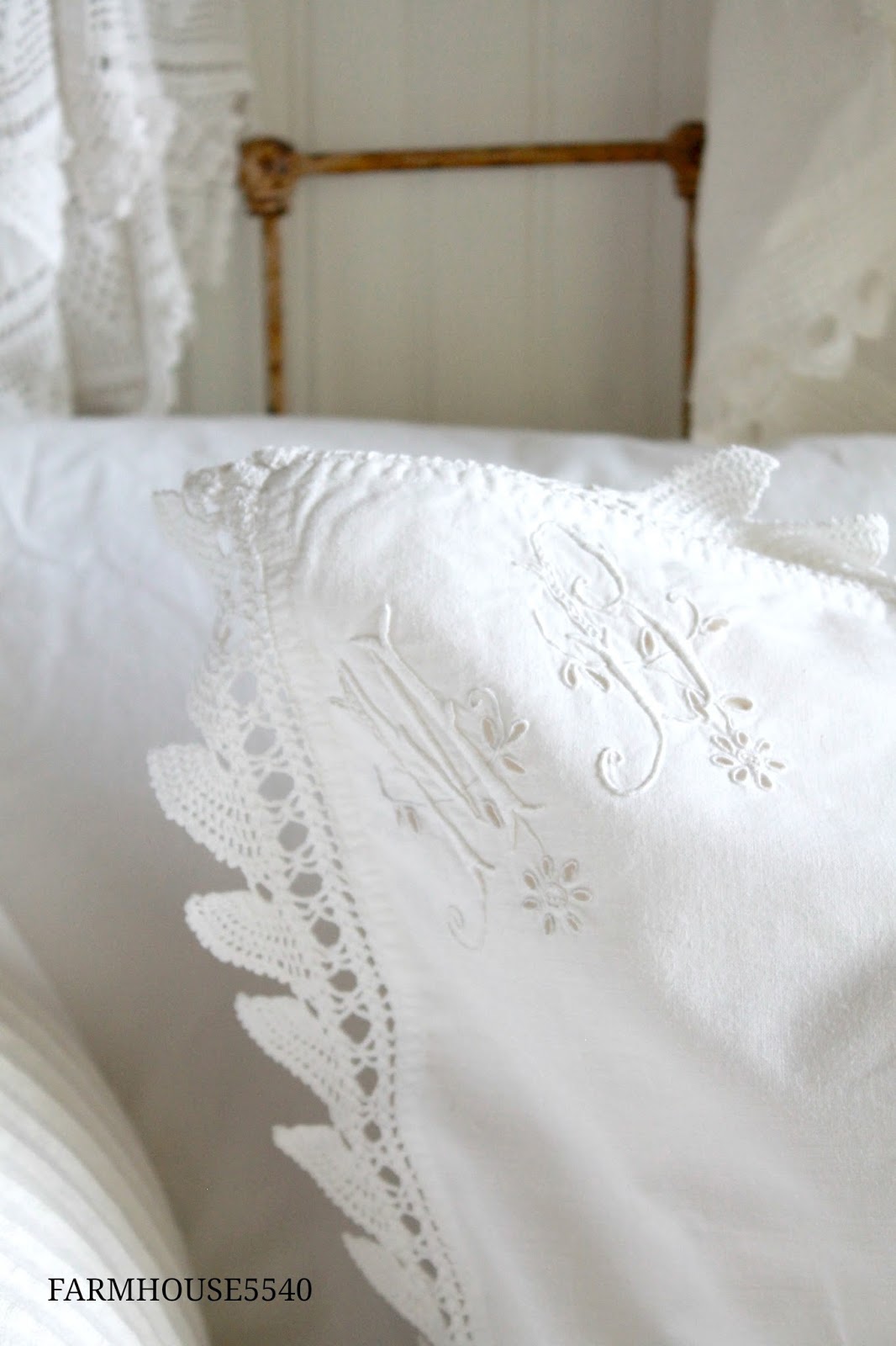 FARMHOUSE 5540: Farmhouse Inspiration ~ Vintage Linens