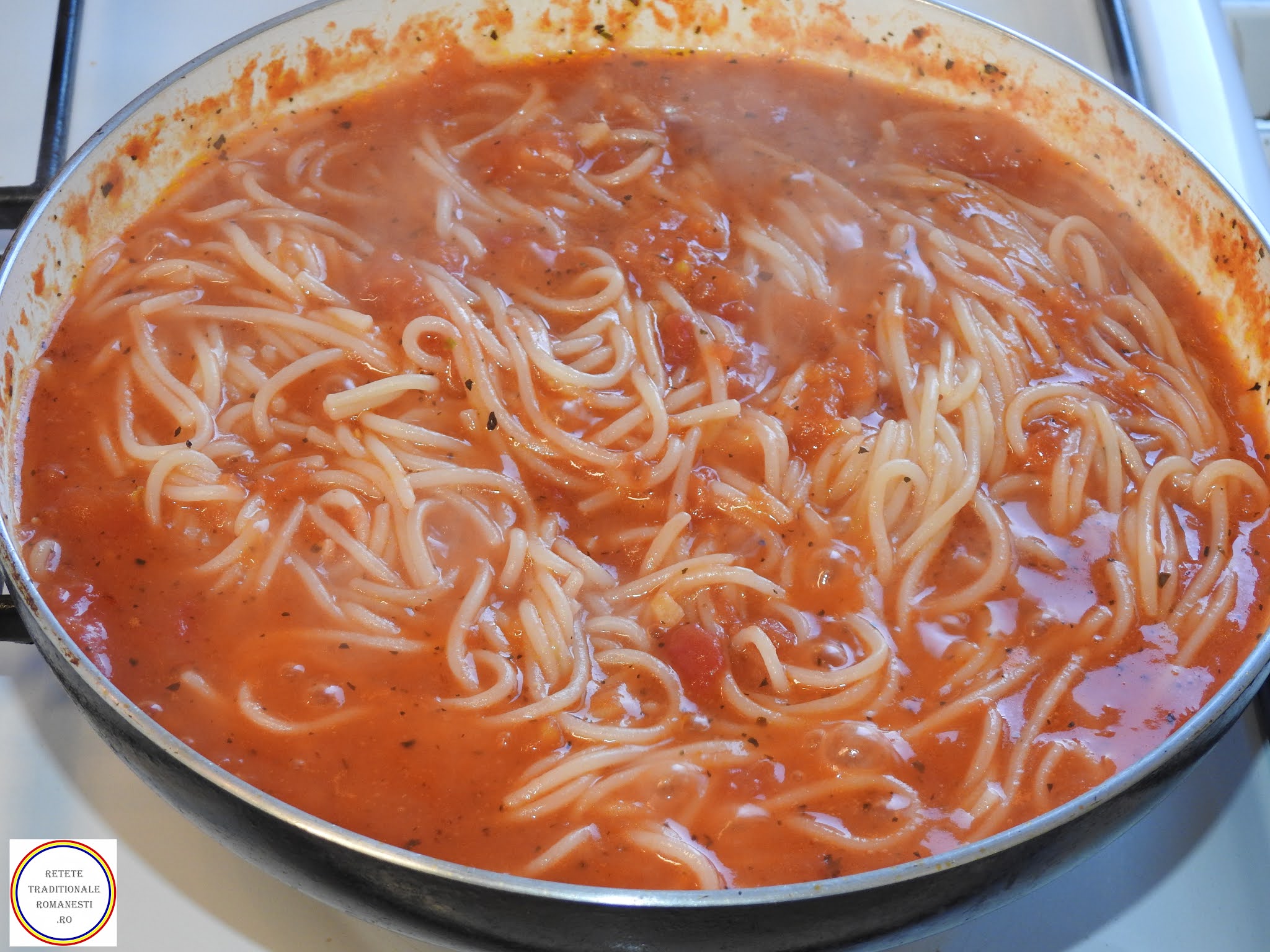 Spaghete cu rosii reteta | Retetetraditionaleromanesti.ro