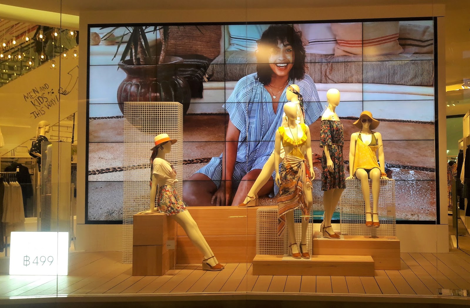H&M window display in Siam Paragon Bangkok