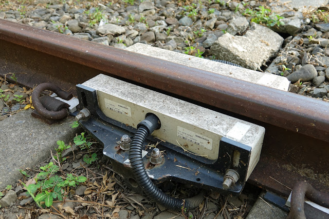 Blair's 鐵道攝影: 台鐵計軸器 TRA Axle Counter (Wheel Sensor)