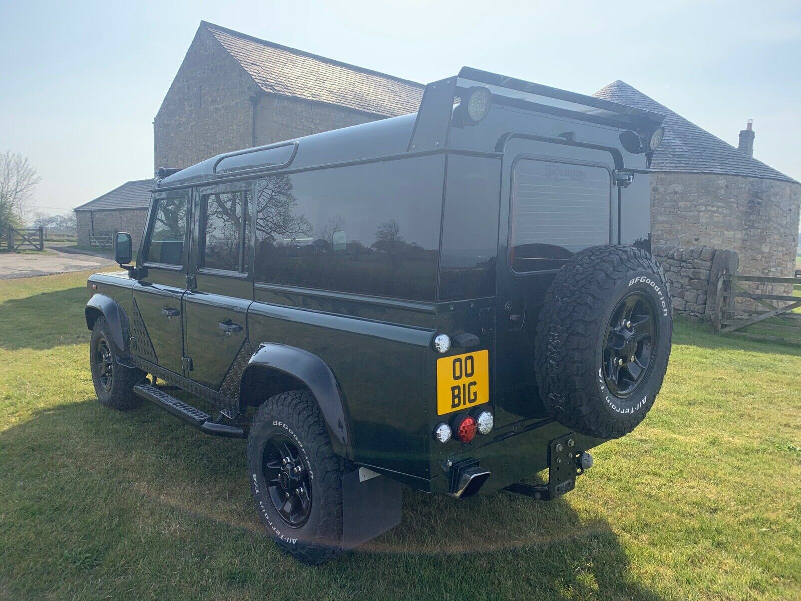 Landrover Defender: DEFENDER 110 TD5 (OVERFINCH STYLING) - SOUNDS ...