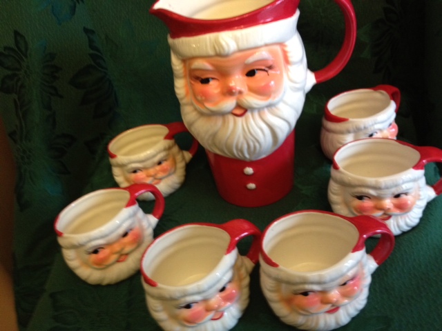 Urban Stylist in the Country: VINTAGE TREASURES Santa Hot Chocolate set ...