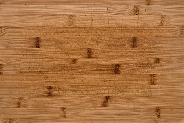 HIGH RESOLUTION TEXTURES: Damp cutting board + scratches texture