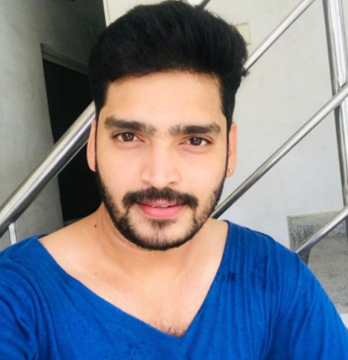 Ravi Krishna Family Wife Biography Parents children's Marriage Photos