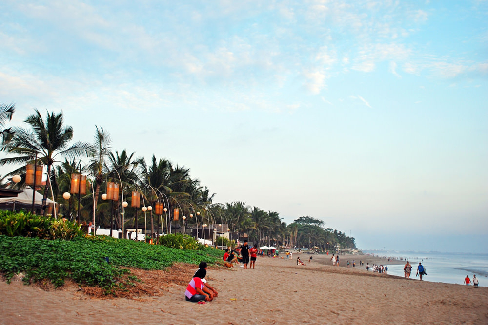 PETITENGET BEACH, EXOTIC VIEW OF A BEACHFRONT TEMPLE IN SEMINYAK