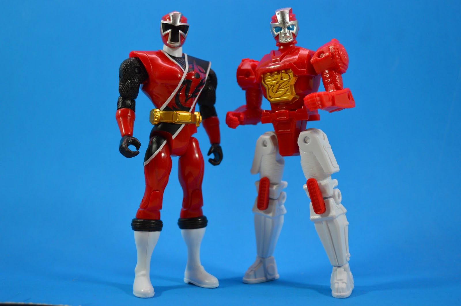 LoveyMush Toy Reviews!: Review: Power Rangers Ninja Steel - Armored ...