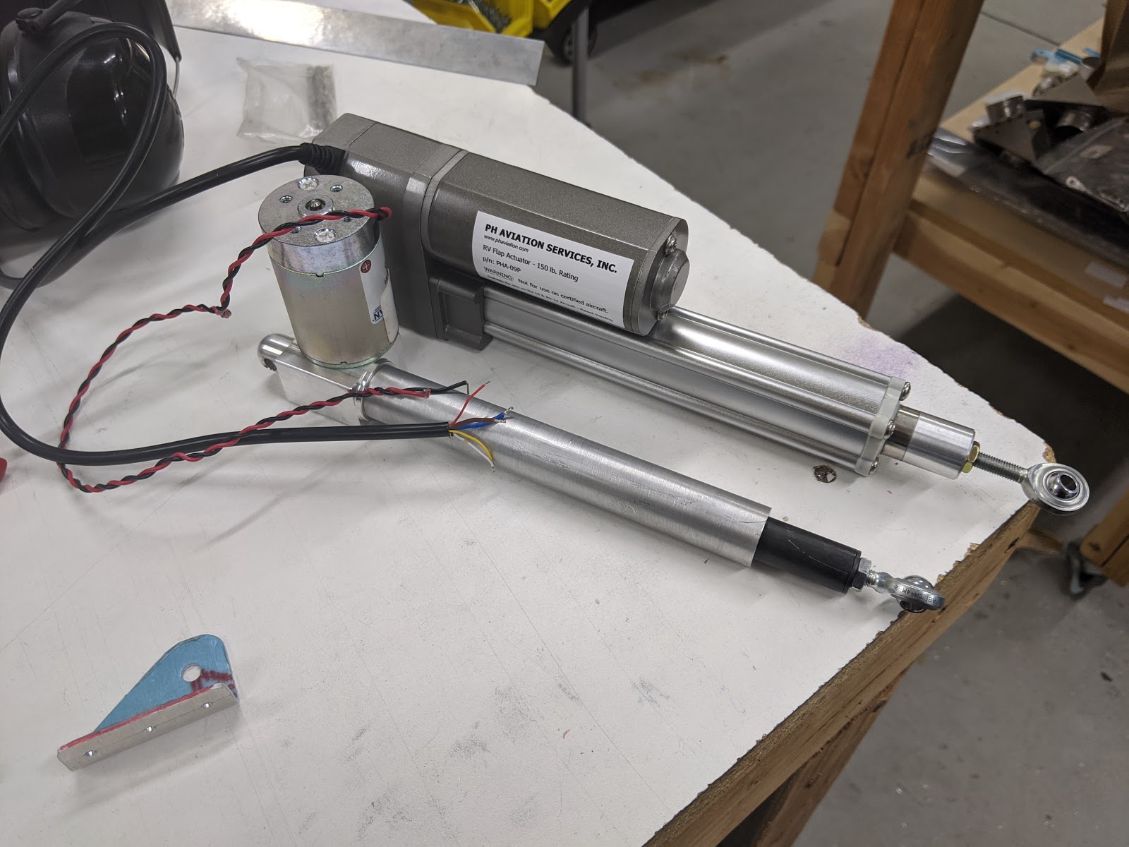 Damazio family's RV-10 project: Flap system done