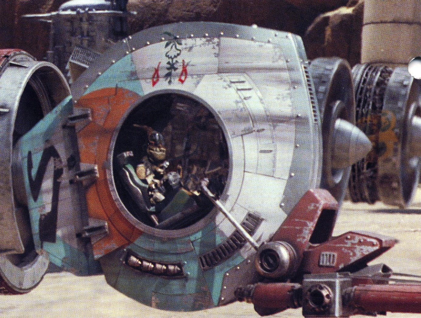 STAR WARS AFICIONADO WEBSITE: CLASSIC IMAGE: POD RACE PREPARATIONS!