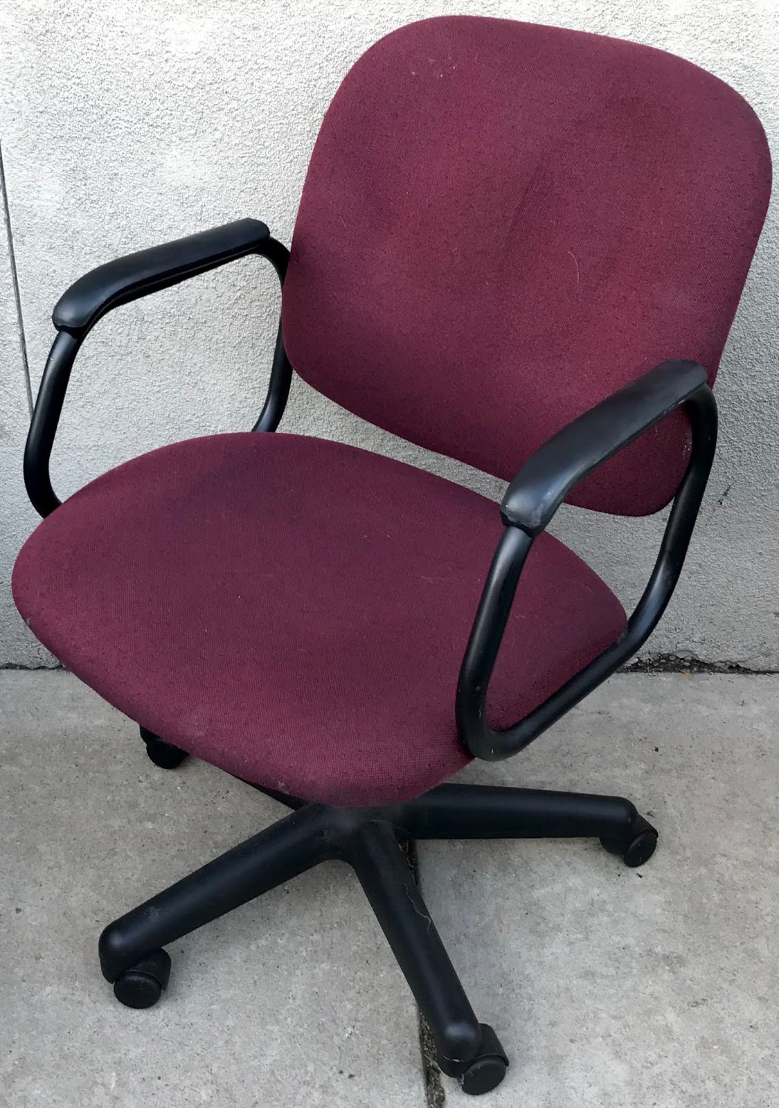 Uhuru Furniture & Collectibles: #468548 Maroon Desk Chair with Arms ...