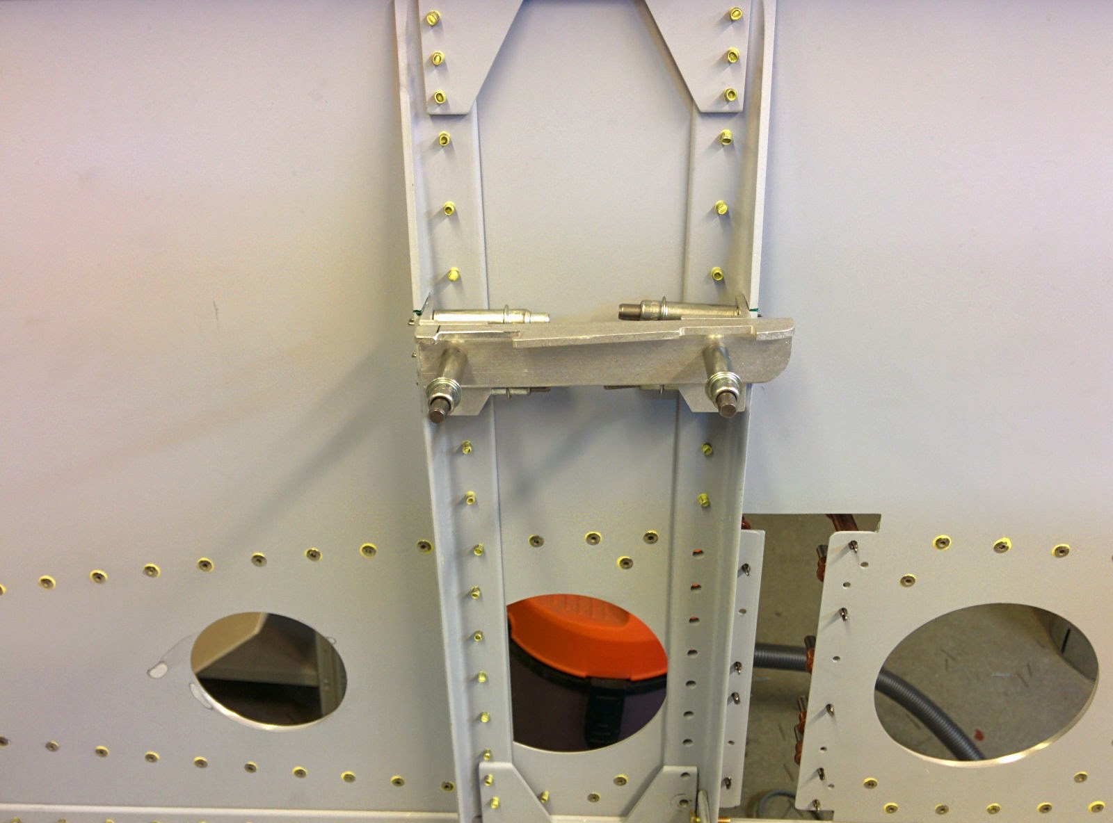 Onex build log: Flap brackets