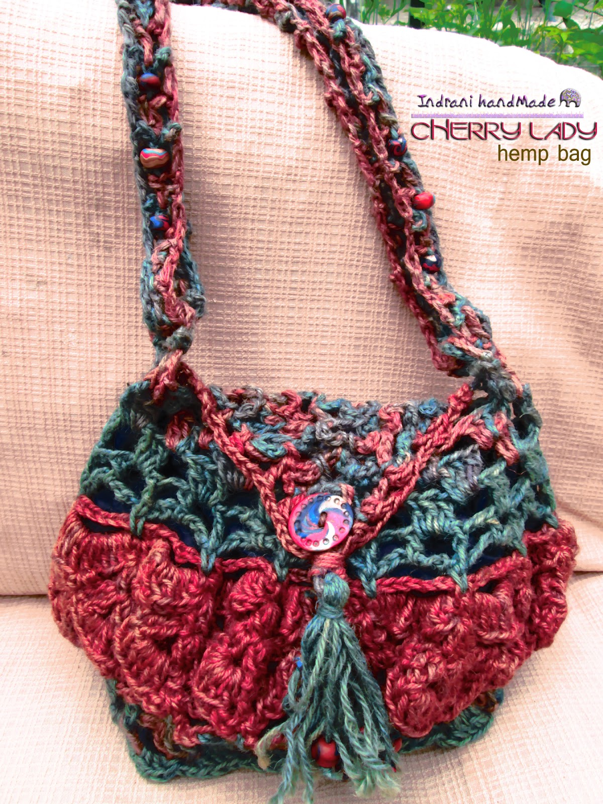 Indrani Handmade: Geanta crosetata din fir de canepa Cherry Lady