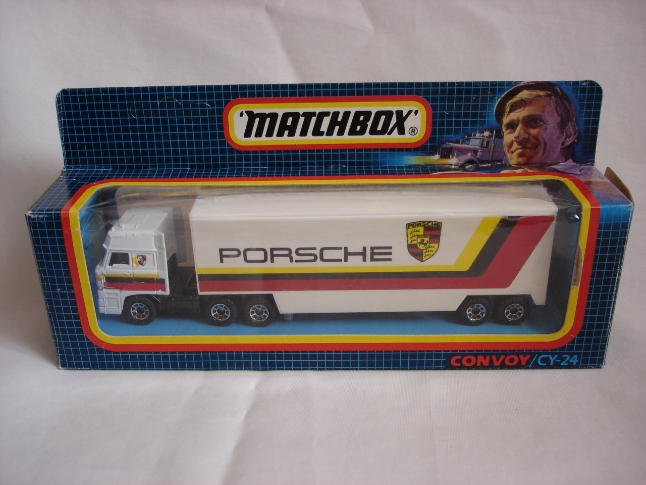 Matchbox Memories: Matchbox CY-24 Convoy DAF Porsche Transporter Trailer