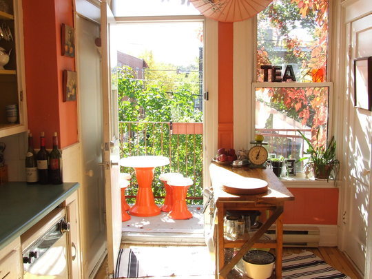 Coral Colors Kitchen Decorating Idea