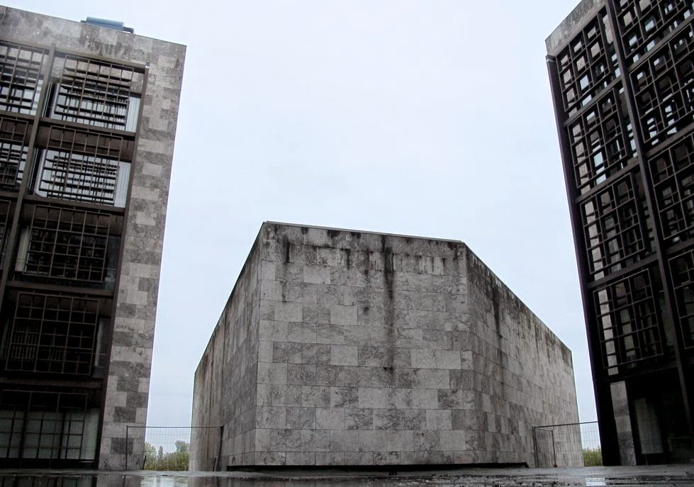 SCISSORELLA: Arne Jacobsen: Das Mainzer Rathaus (1974)