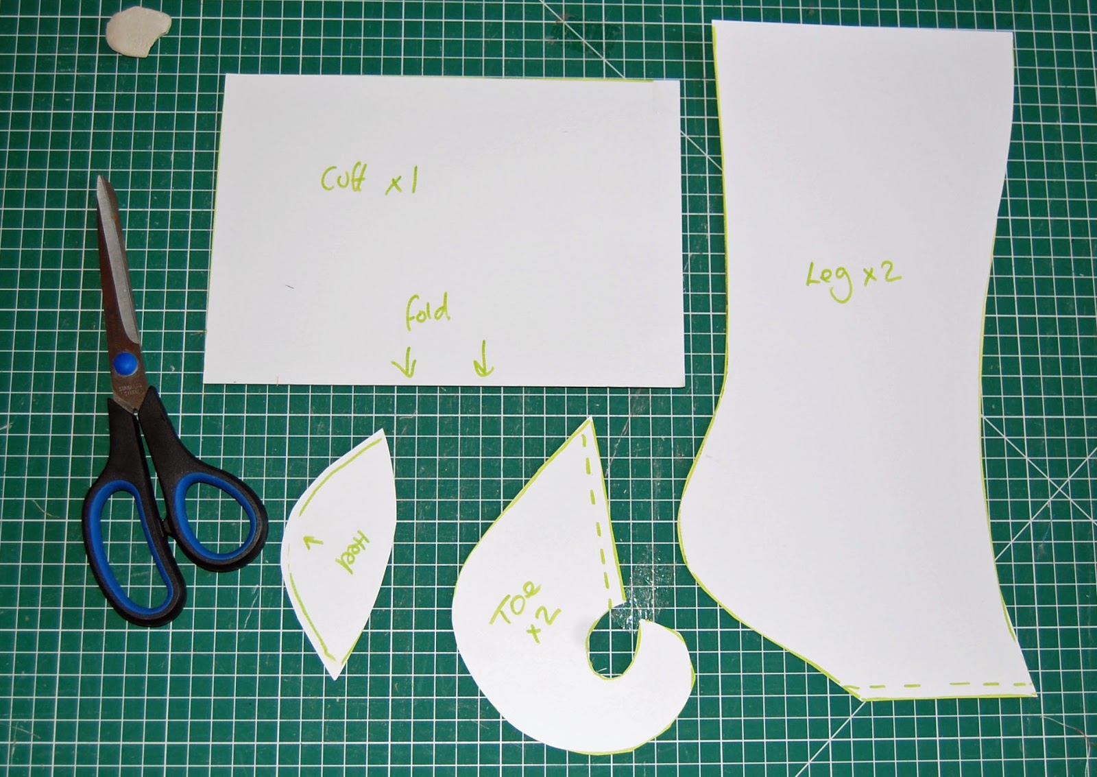 BLONDE DESIGN: Elf Christmas Stocking Tutorial & Pattern