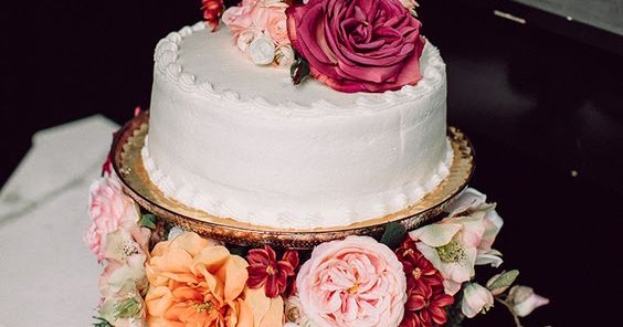 Make This Chic Grocery Store Cake Hack For Your Next Party - Yummy