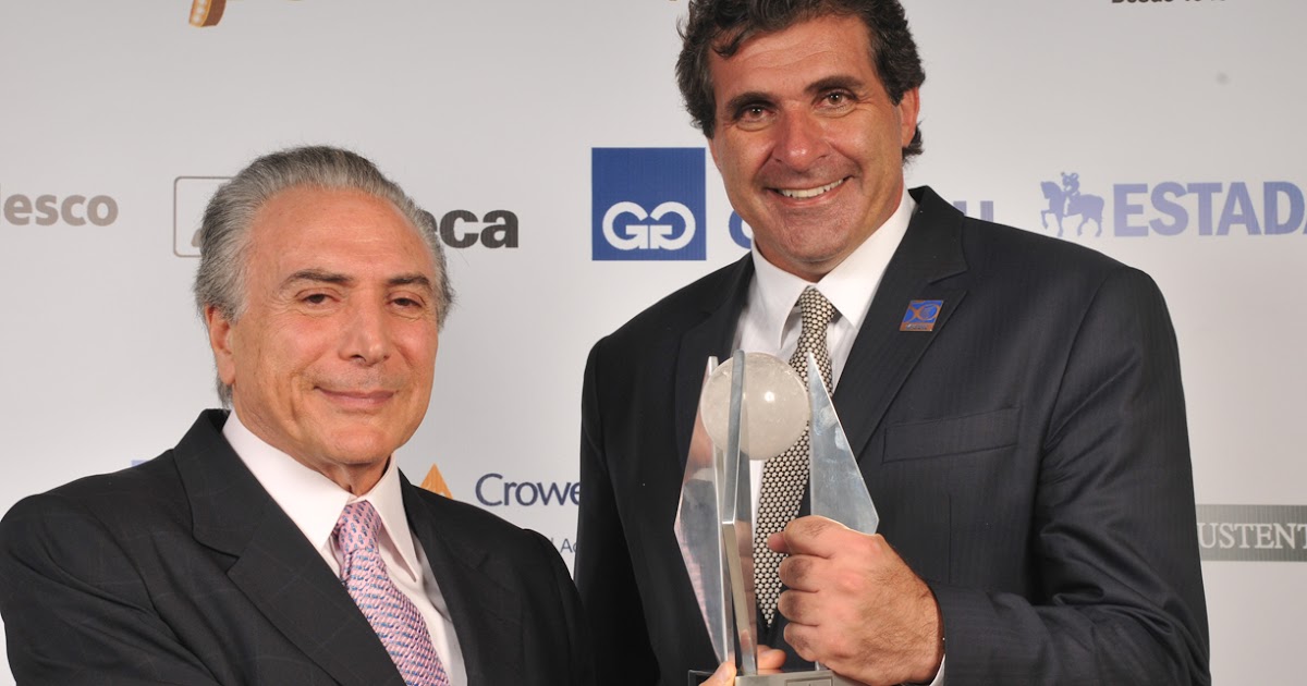 :: Na Contramão ::: O grande empresário que guarda o Sábado